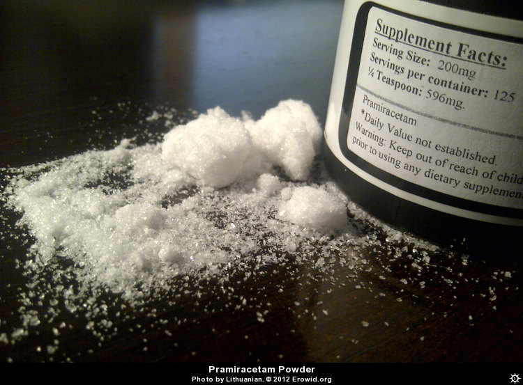 Erowid Nootropics Vaults : Images : pramiracetam powder _i2011e0864_disp